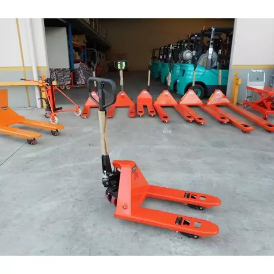 Short and Narrow 2.5 Ton Pallet Jack Low Profile